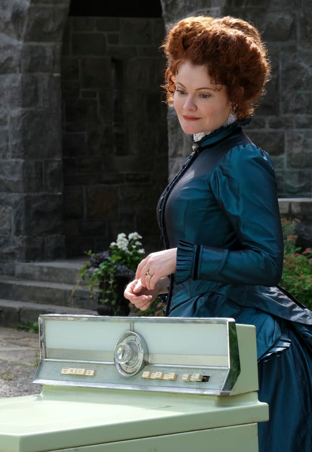 No! Jay! No! Come back and push the button. - TV Fanatic