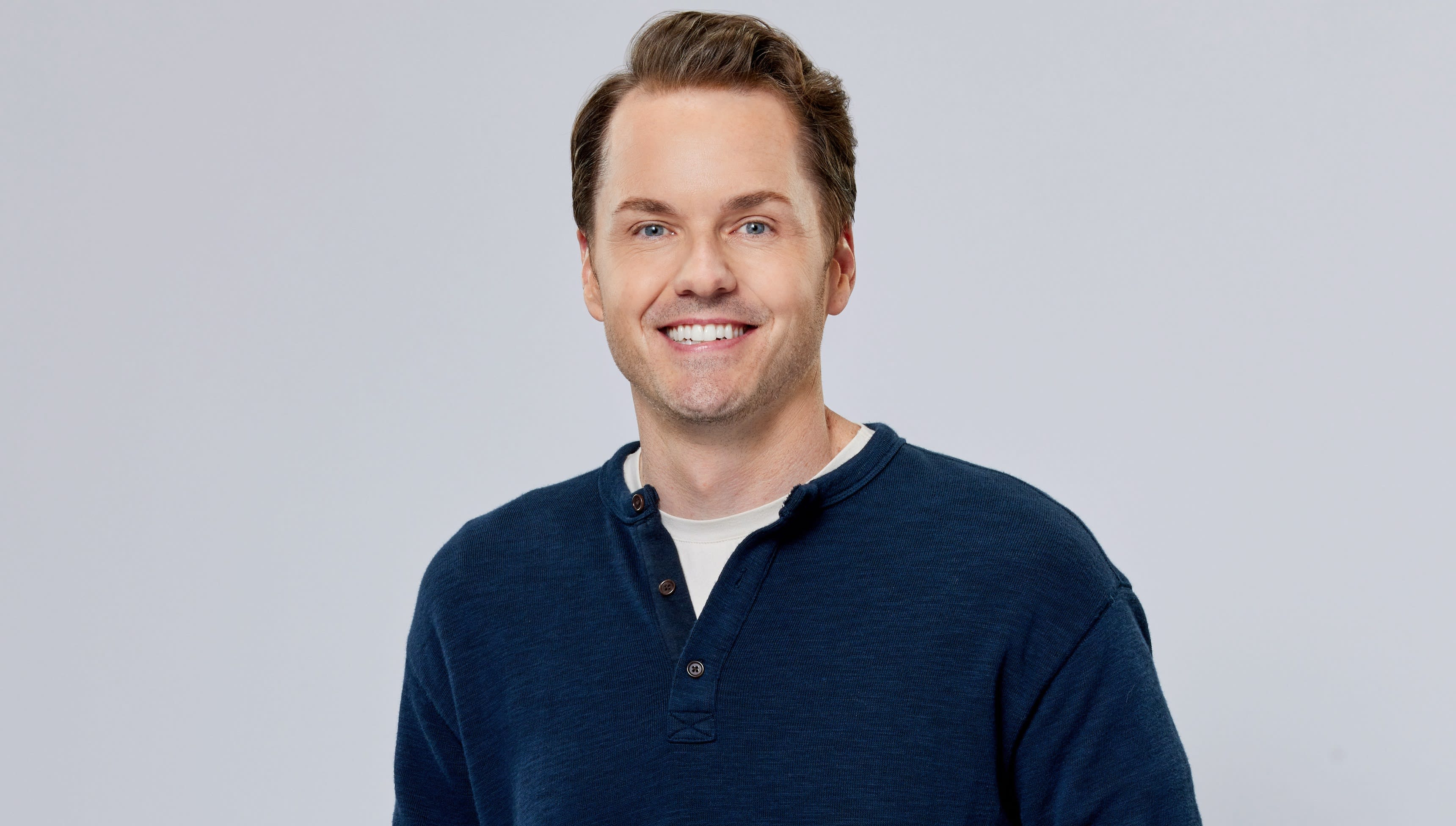 ¿Cuánto mide Paul Campbell?