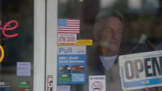 NCIS 'Shell Shock' Clip - Hand Off - TV Fanatic