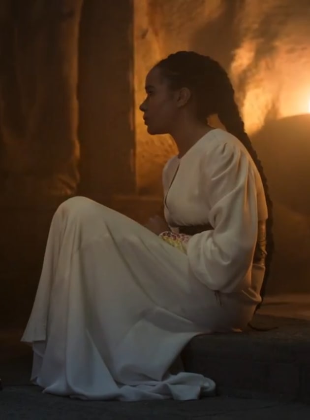 Nynaeve Mourning - The Wheel of Time Season 2 Episode 4 - TV Fanatic