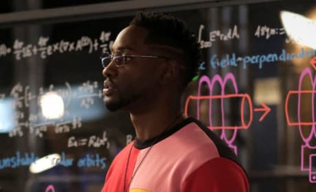 The Flash Season 7 Episode 11: "Family Matters, Part 2" Photos - TV Fanatic