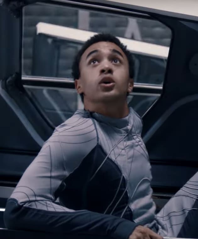 The Ark Syfy Drops Trailer And Key Art For Dean Devlin Drama Tv Fanatic