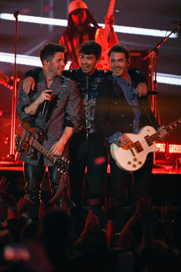 The Jonas Brothers Perform at BBMAs 2019 - TV Fanatic
