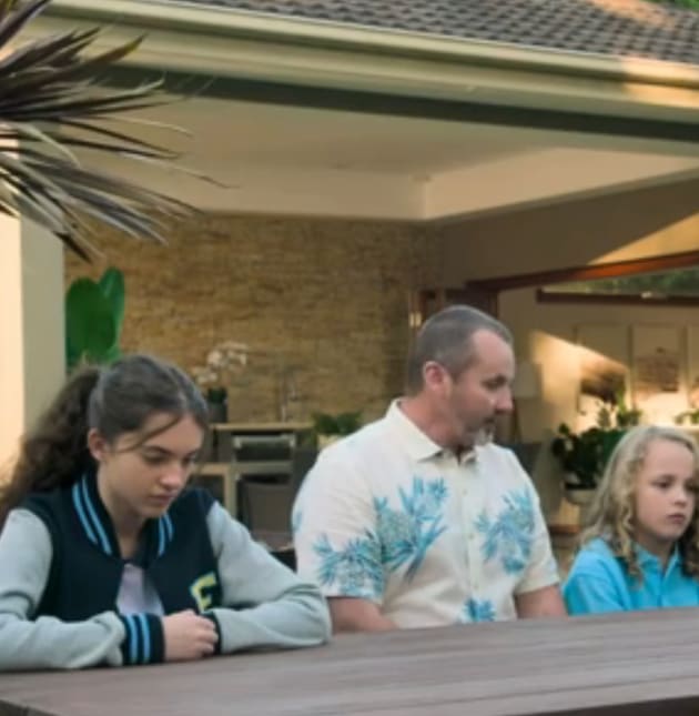 Toadie Raises Concerns - Neighbours - TV Fanatic