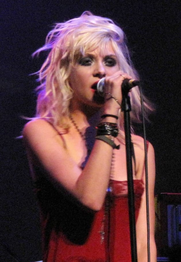 Taylor Momsen Fires Stylist - TV Fanatic Taylor Momsen Fires Stylist - TV Fanatic