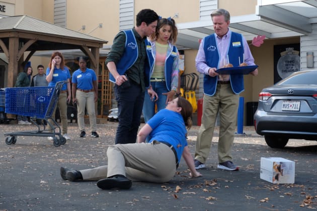 Rush Deliveries - Superstore - TV Fanatic